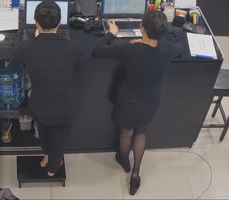 The jewelry store hostess in black nylon show us her cute feet! 268